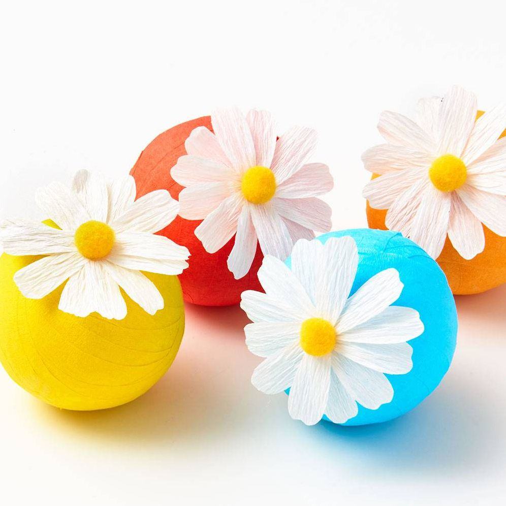 Retro Daisy Surprise Balls | Paper Source